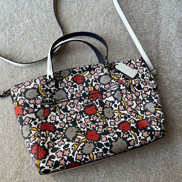 Coach | Bags | Coach Floral Print Leather Purse Crossbody Bag Like New ...